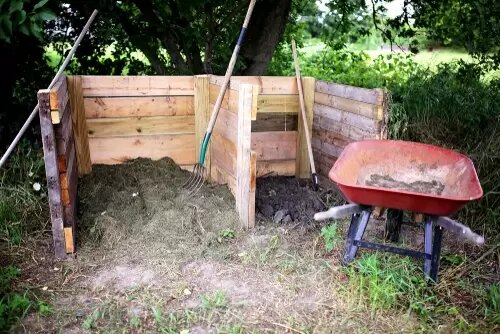 How to build a compost bin - Fernhill Garden Centre